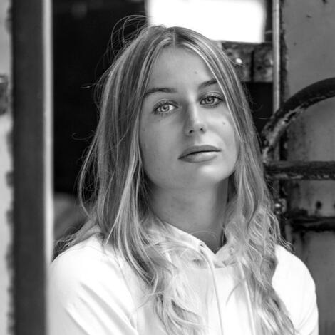 Signierzelt 2 - Ayla Dade EN | Buchmesse